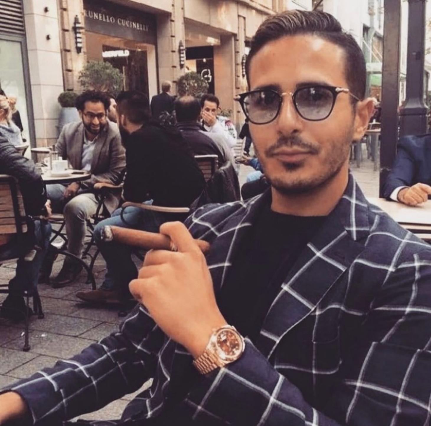 Découvrez comment l'arnaqueur de Tinder s'est fait escroquer dans la ...