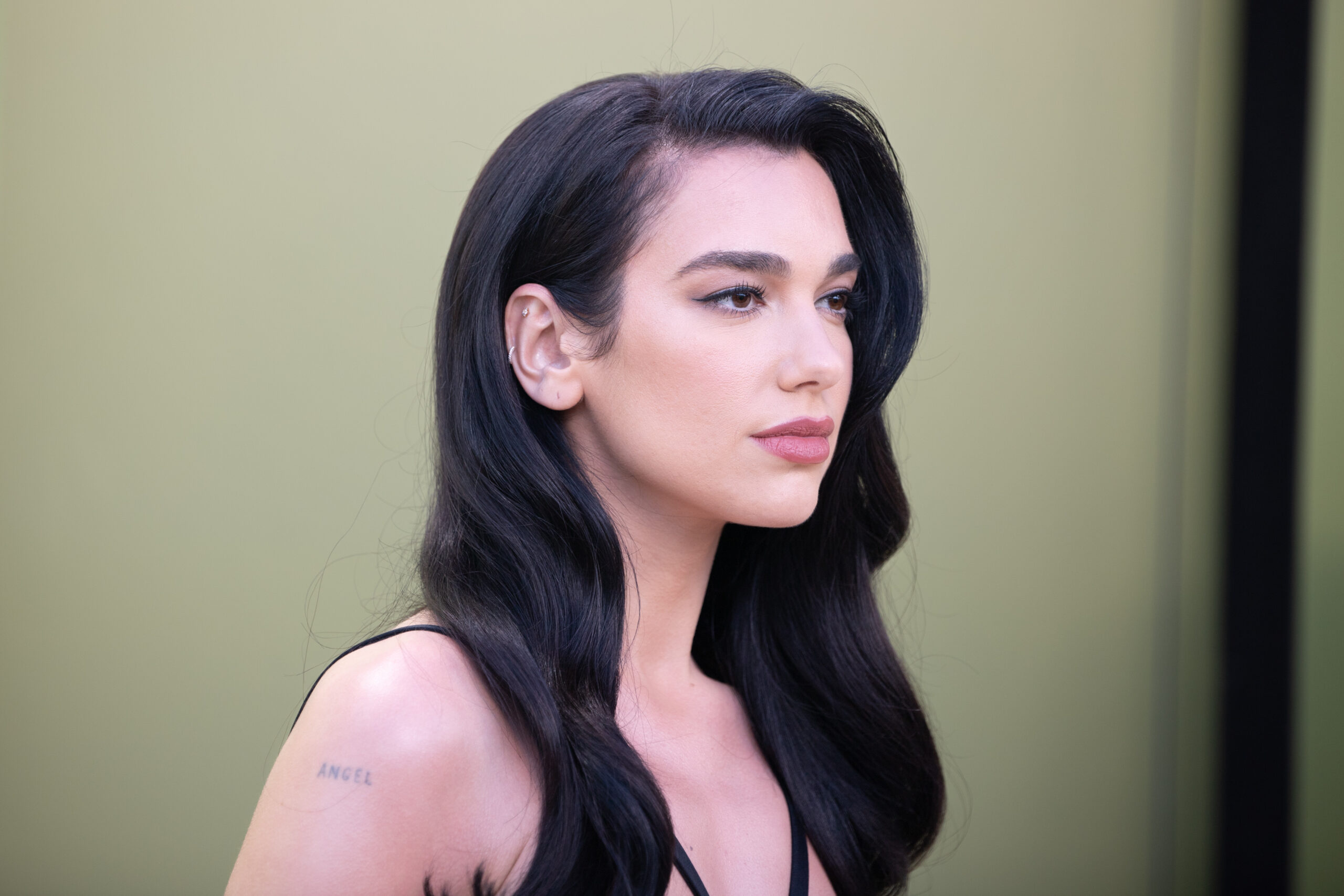 Dua Lipa joue Houdini en plein Londres