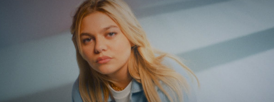 Louane annonce son nouvel album « Solo » qui sortira le 25 octobre